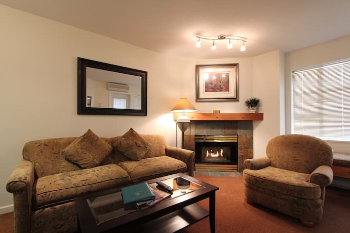 Marketplace Lodge #304 | Standard 1 Bedroom With Kitchen And Fireplace - Whistler
