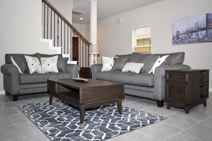 4 Br Home Near Hobby, Nrg, Med Center And Downtown - Pearland, TX