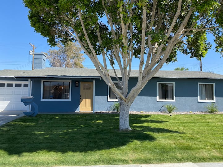 Newly Renovated Desert Oasis! Clean & Comfy Home! - Coachella, CA
