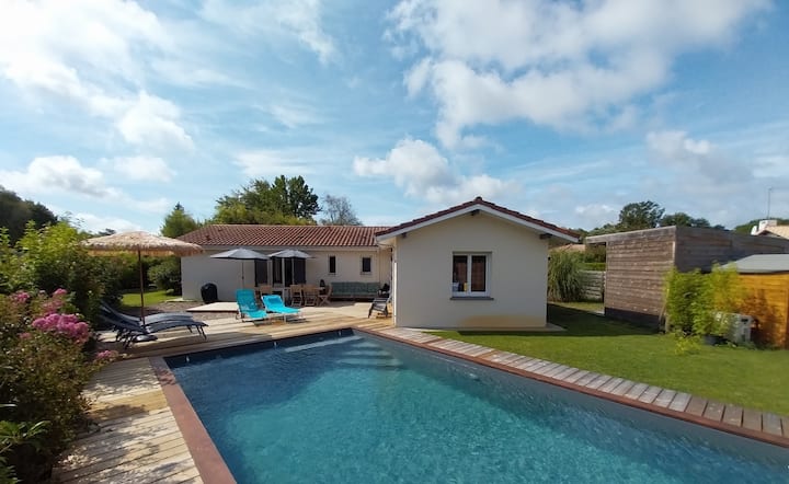 Maison Moderne Avec Piscine Chauffée Et Jardin - Mimizan