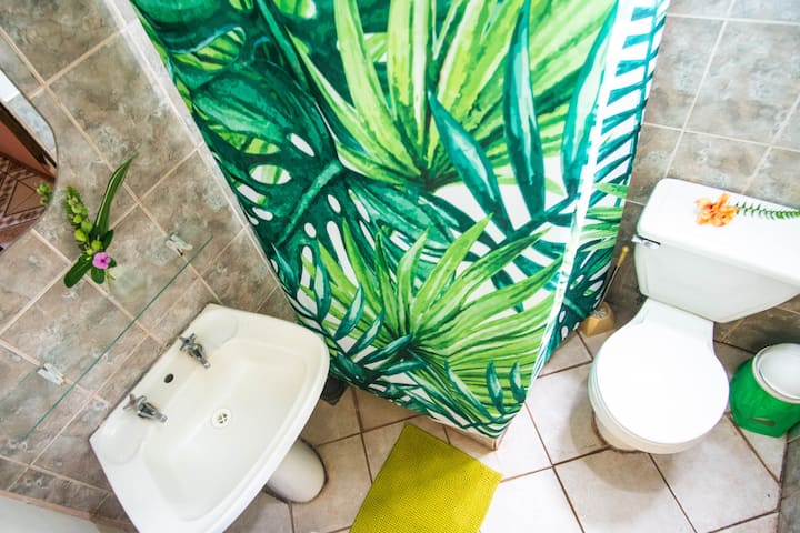 Hotu Matu'a-doble-backpacked - Easter Island