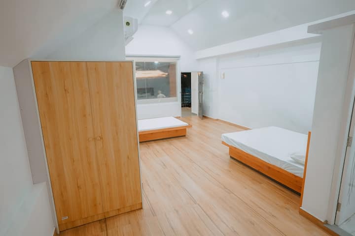 Sea Breeze- Seaview Gold - Kochi, India