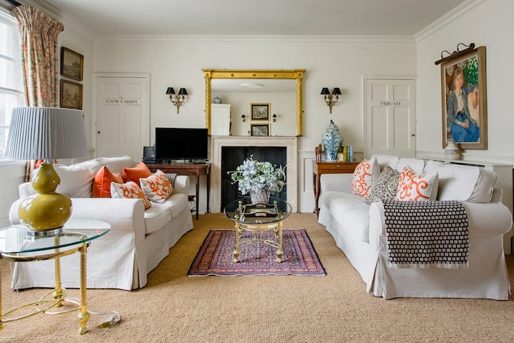Elegant Regency Apartment In The Heart Of Bath - Wiltshire