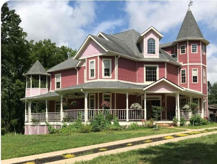 Green Room Creekside Bed And Breakfast - Lexington, KY