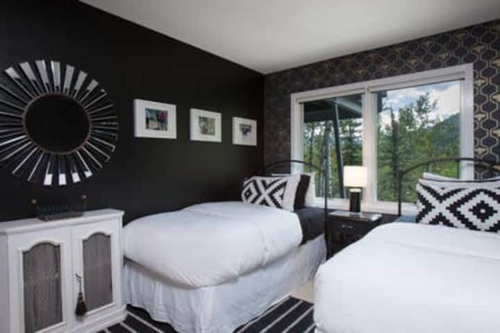 Off-season Specials! Gorgeous Room 1 King/2 Twins. - Aspen, CO
