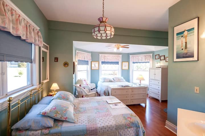Friendly City Inn B&b - 百老匯