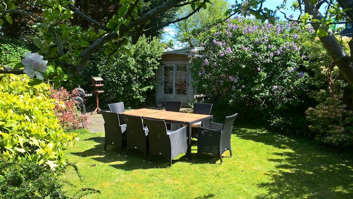 Whole Property Rental. Golf. - Southport