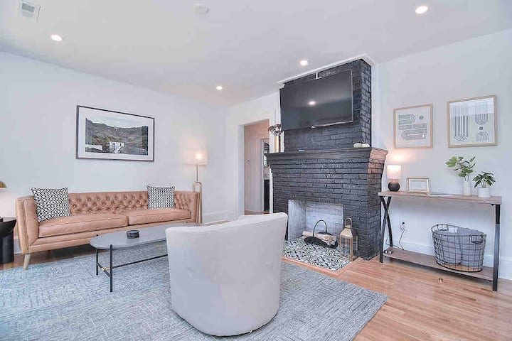 2b Boutique Retreat Minutes From Uptown Charlotte! - Charlotte