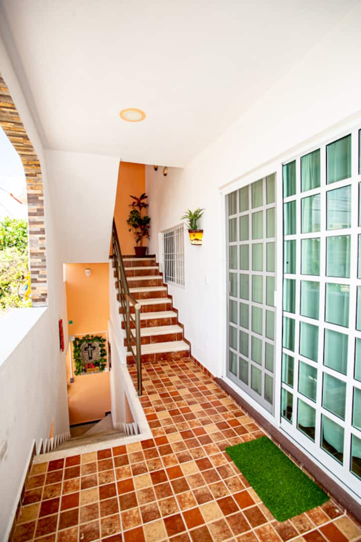 Aliz's House Guest 2 - Cancún