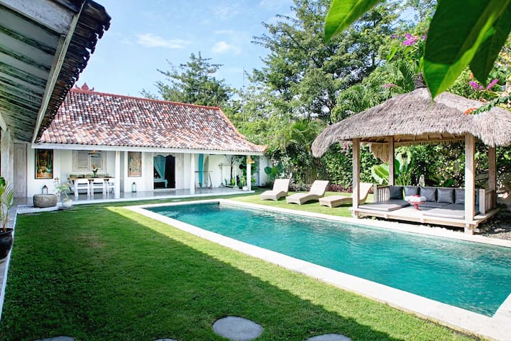 3bdrs Villa With Enclosed Living - Bingin Beach - Bali