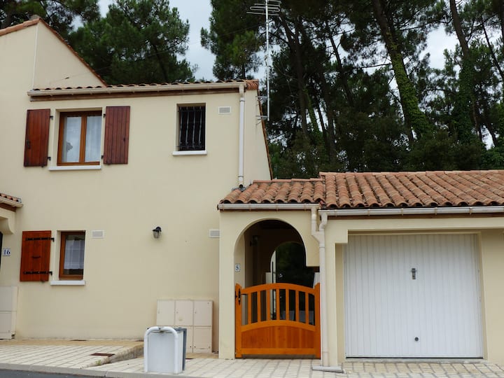 Maison De Vacances  à  800 M De La  Plage - Saint-Georges-de-Didonne