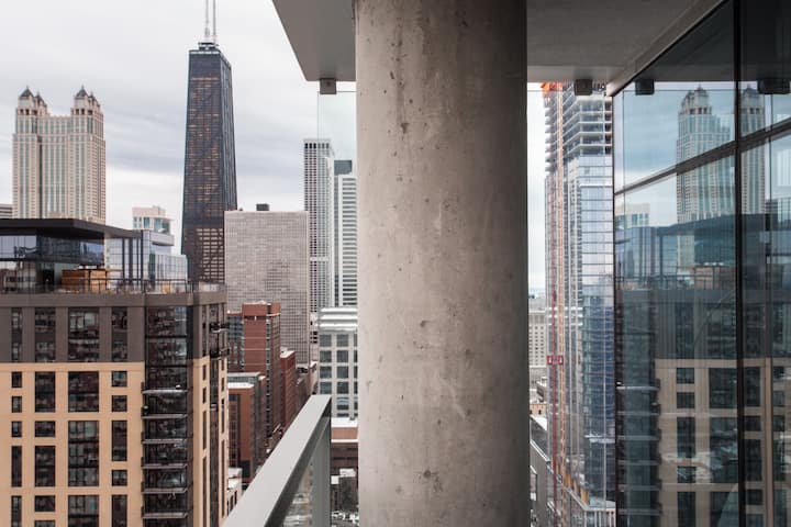 1br High Floor + Private Terrace In River North! - Chicago, IL