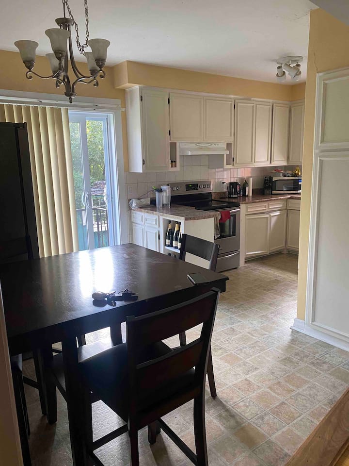 Bienvenue Chez Vous! Chambre Privée - Dorval