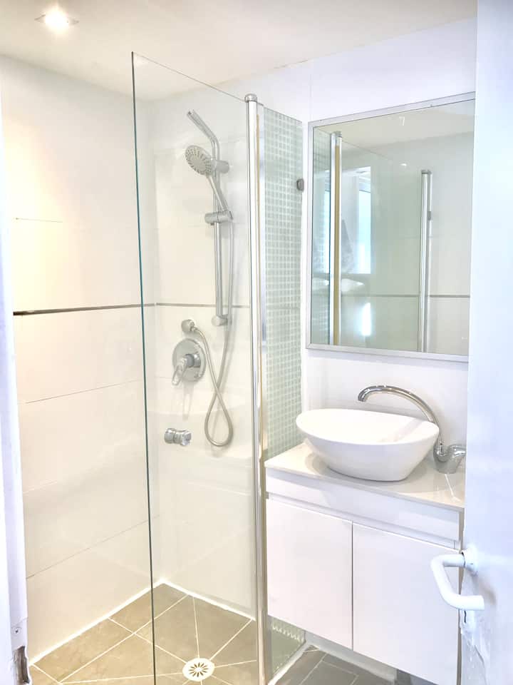 Top Location ,A4. 10 Minute Walk To Beach. Central - Tel Aviv-Jaffa