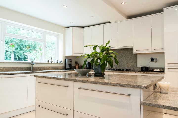 Stylish Modern Semi In Secluded Close - Watford