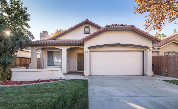 Beautiful Cozy House - Roseville, CA