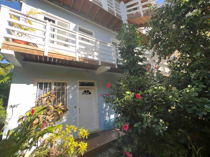 Quiet West End Condo, Steps To The Beach! - Honduras