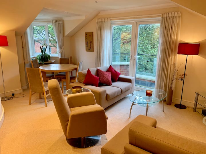 Charming Apartment In Thriving Chapel Allerton. - Leeds
