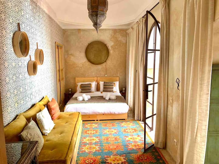 Gorgeous Bedroom With In A Riad With Pool - Marrakech