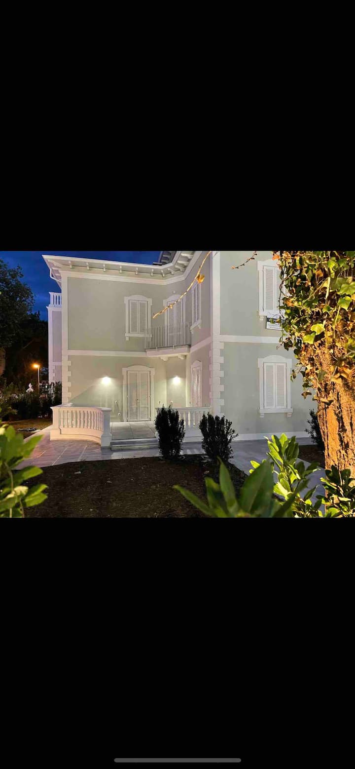 Appartamento In Villa Storica Con Ampio Giardino - Riccione