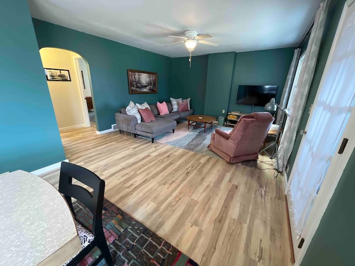 The 5 West Bungalow - Duluth