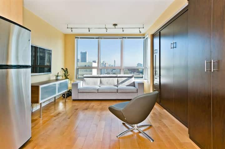 Penthouse Studio W Bbq And Rooftop Deck! - San Francisco, CA