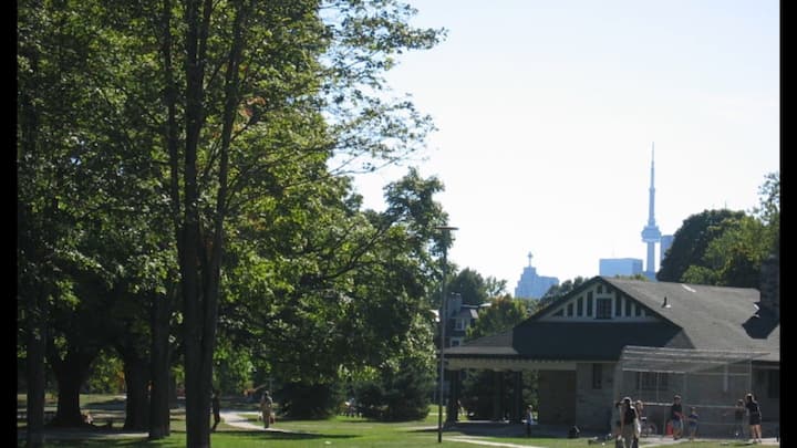 Toronto’s Danforth/riverdale Prime Location - Toronto