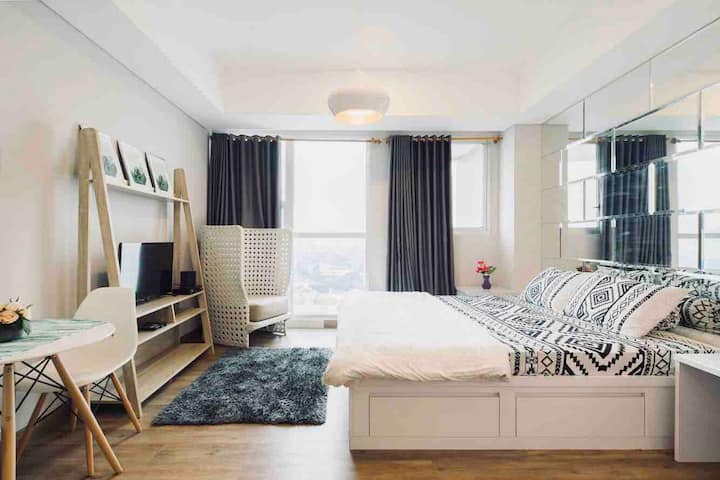 Lush, Spacious & Bright Sunshiny Apt In Dt Kemang - Indonesia