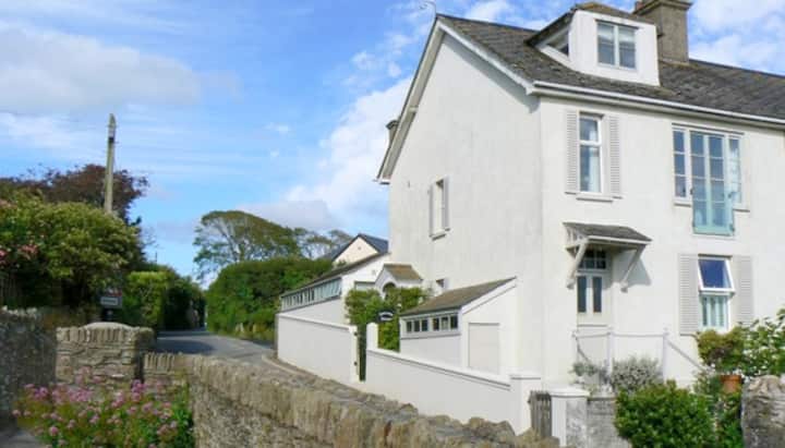 Spacious Super King/twin Bedded B&b (1 Of 2 Rooms) - Bigbury-on-Sea