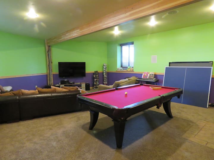 Bed In A  Female Only Shared Dorm Room W/breakfast - Driggs, ID
