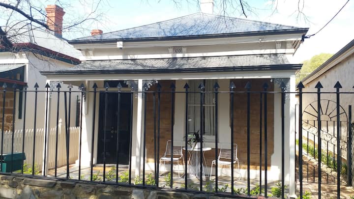 Walk To Adelaide Oval, Botanic Gardens And The Cbd - Adelaide Hills Council
