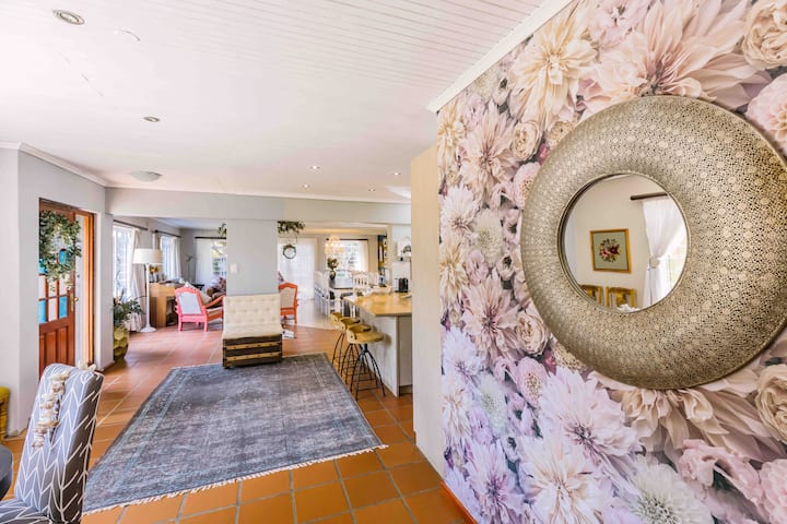 Winelands Beautiful 5 Bedroom Home!no Loadshedding - ステレンボス
