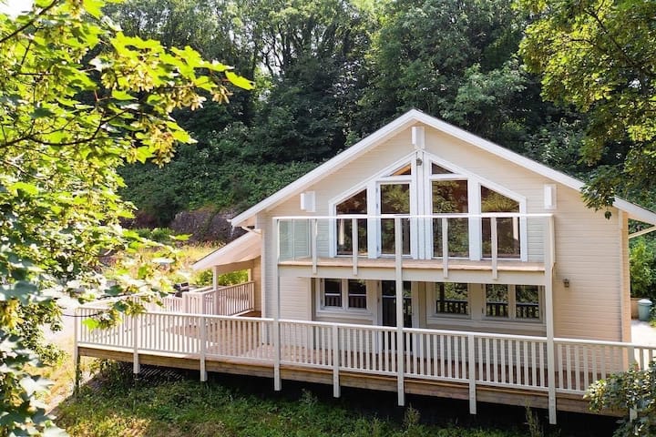 5 * Lodge,  Hot Tub / Golf / 5 Mins To Beach - Tenby