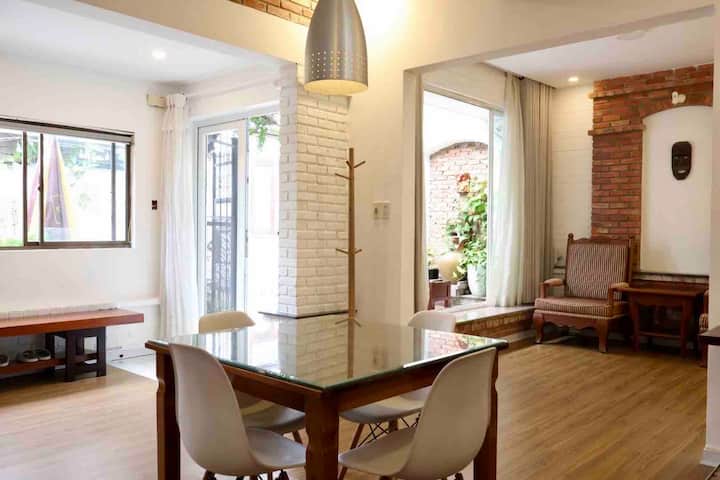 Urban Hideout W/ 2 Bedroom / Cozy /City Center. - Vietnam