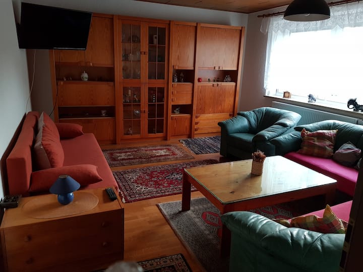 Monteurwohnung Erika Mit Terrasse/grill - Windischeschenbach