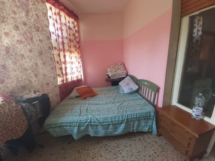 Single Bed Room With Shared Washroom - Aversa