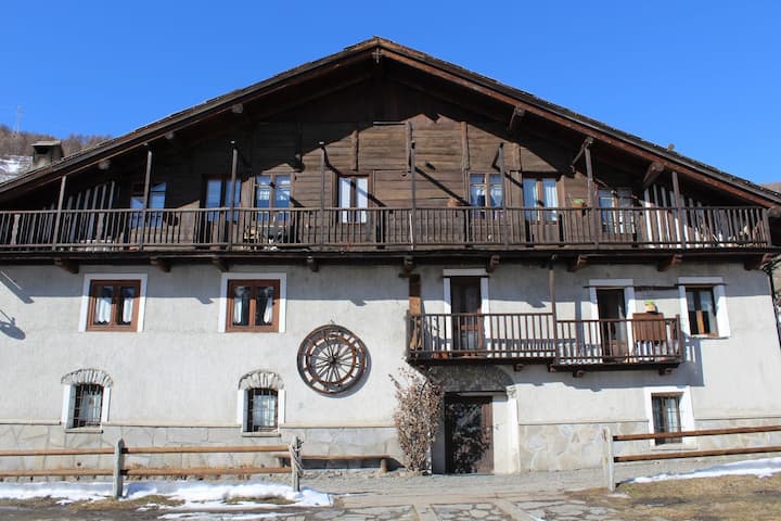 Appartamento In Baita Storica Con Parcheggio - Pragelato