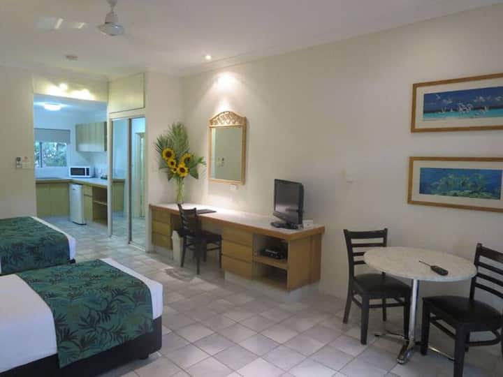 Queen Studio - Port Douglas