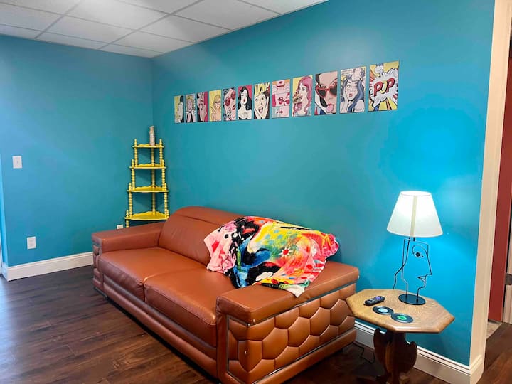 Downtown Pop Art Apartment - Great Seal State Park, Chillicothe