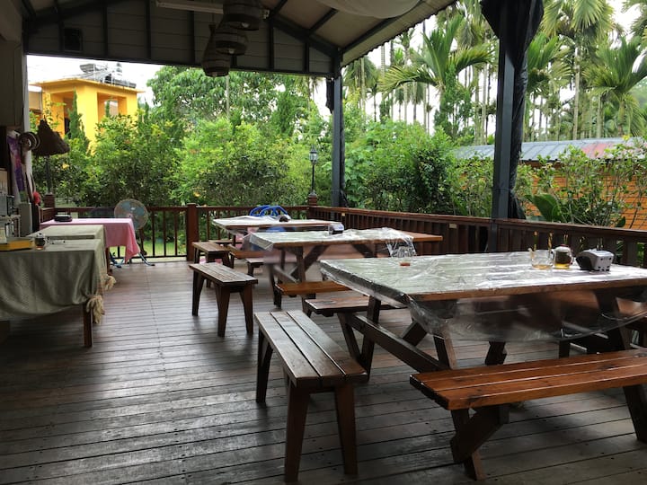 近日月潭水社碼頭、日月老茶場-有水巷渡假民宿~熱情鄉村四人房 - 埔里鎮