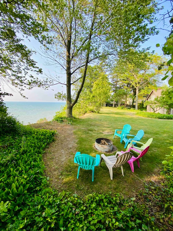 🌅Pristine Private Lakefront⛵️fire Pit 🪵, Wifi & Ac! - Benton Harbor