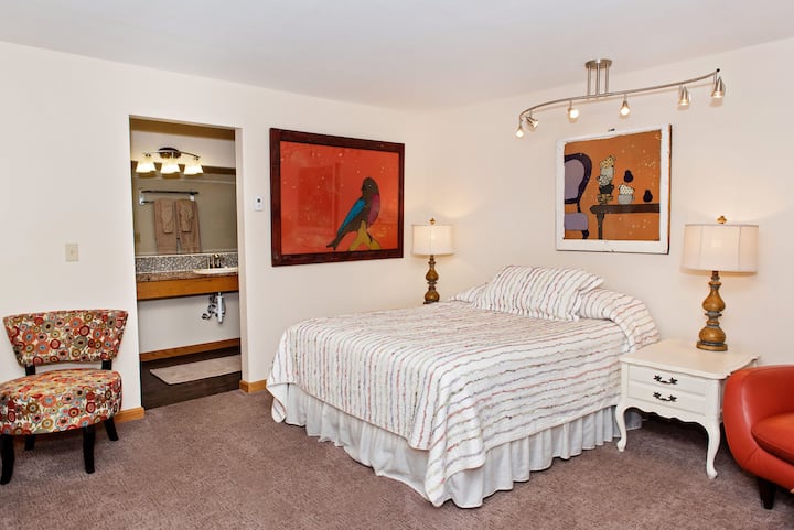 Hidden Gem Near Garden Of The Gods - Queen Room-4 - Manitou Springs, CO