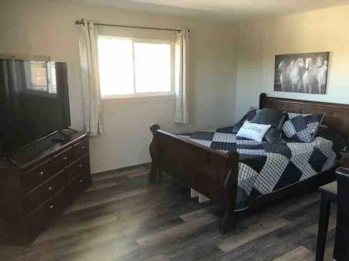 #45 - Private Kitchenette With 65” Smart Tv - Kenora