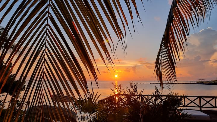 Beach Villa Seaside Sunrise Haven - Epic Sea View - Isla Mujeres