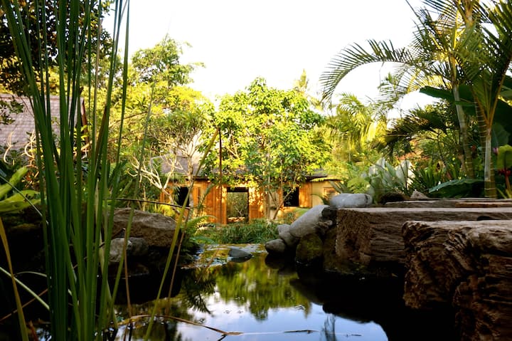 Wooden Cottages In Beautiful Landscaped Garden - Ubud