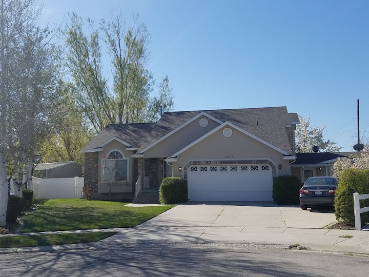 Kool & Cozy Home In Utah - South Jordan, UT