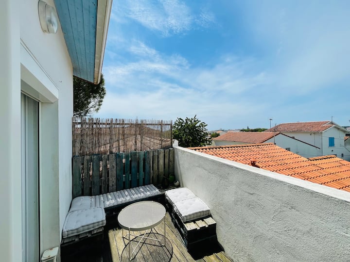 Charmant T2 Climatisé, Exposé Ouest Avec Terrasse - Royan