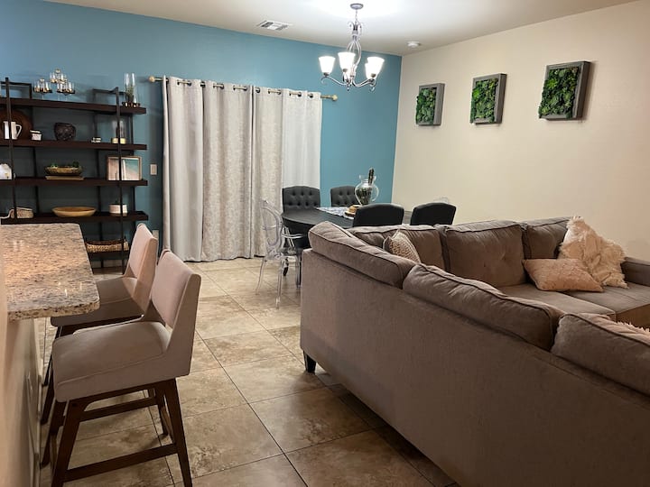 Stylish 4br House W/ Crib Near Dtphx & ✈️ - Phoenix, AZ