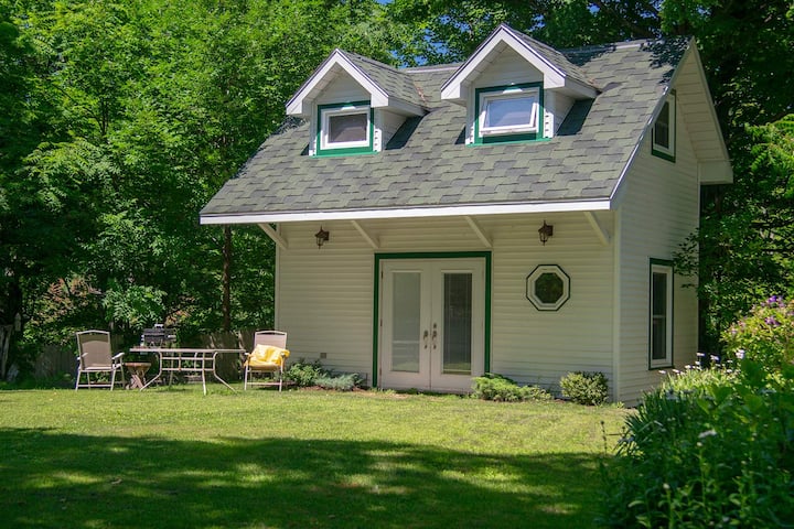 Reduced Spring Prices, Ideal For Couples Getaway - Fort Érié