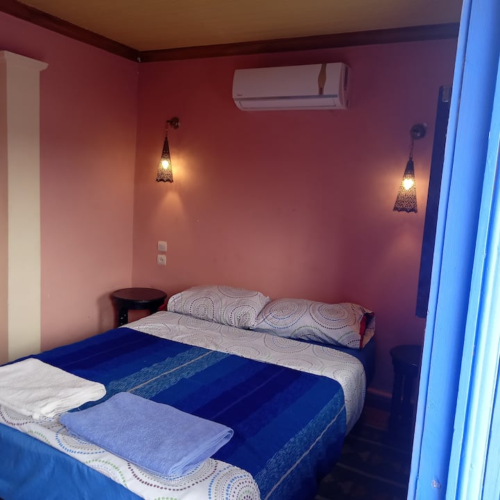 Private Room With Bathrroom Ensuite.(a). - Marrakesch